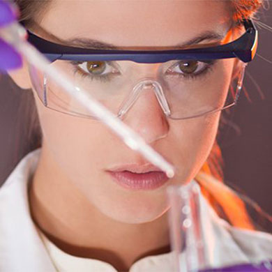 What Is a Clinical Lab Technologist? (Career & Salary Overview)